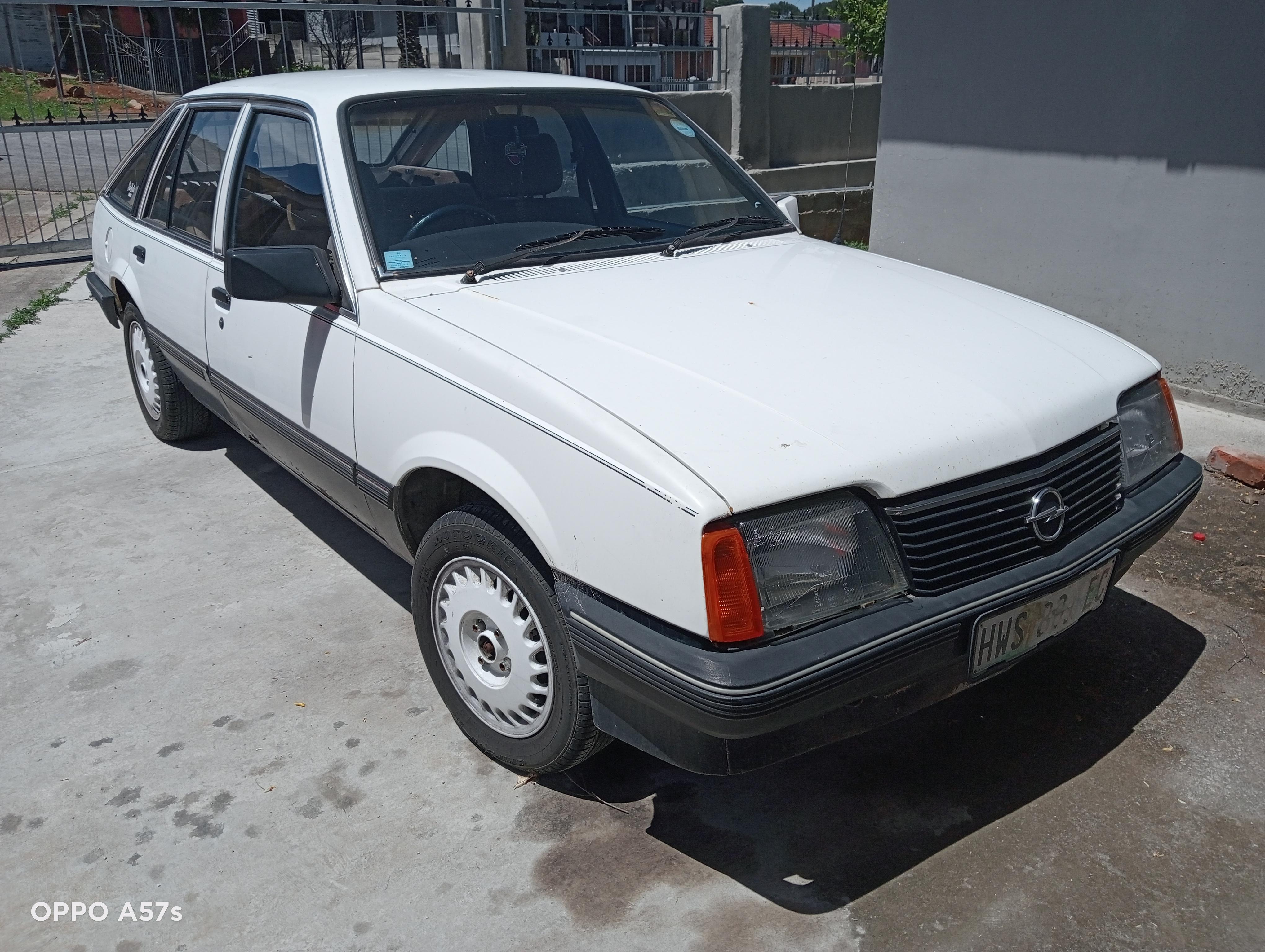1985 Opel Ascona 1.8 Gls 5speed - NEW USERS - MK2CAV.COM